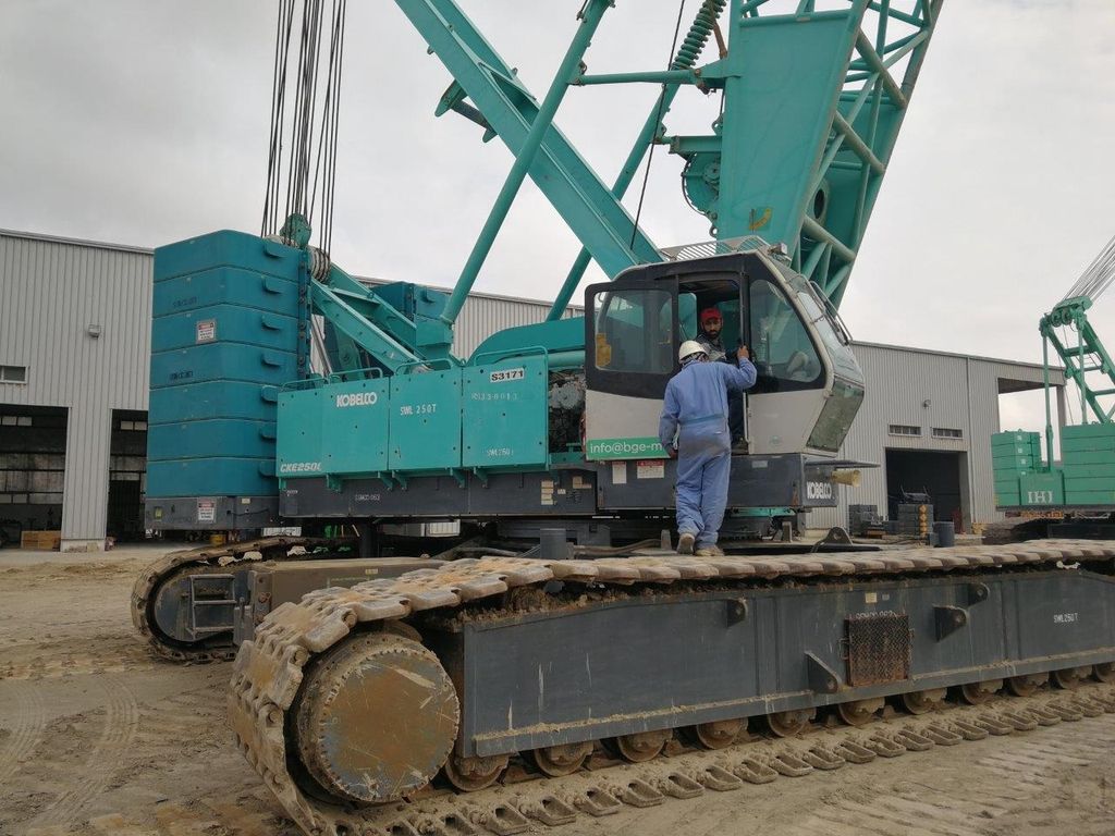 Crawler Cranes Kobelco CKE 2500-2 for sale in United Arab Emirates ...