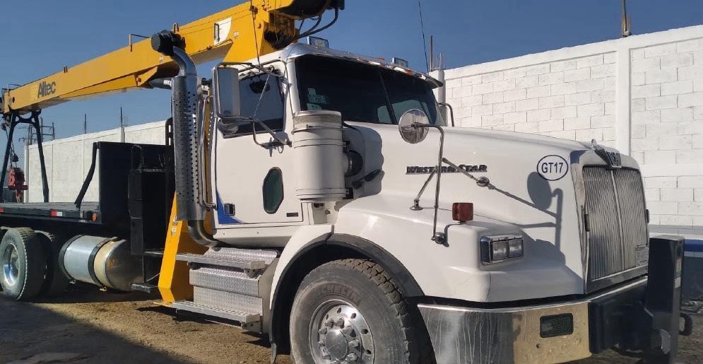 2002 - Altec AC18-70B for sale in Mexico, Ciudad Juárez